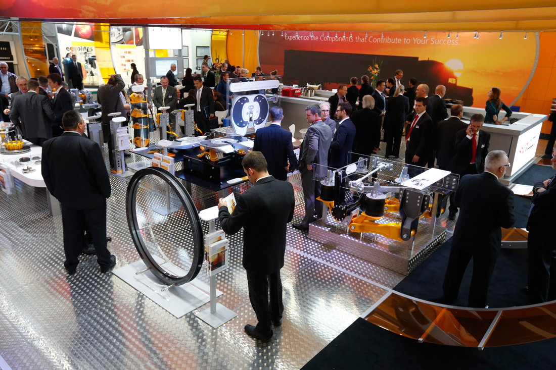 SAF-Holland mit neuen Produkten und Konzepten auf der IAA - Krafthand-Truck