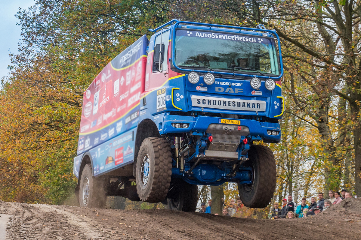 Rallye Dakar: DT Spare Parts trotzt erneut der Wüste - Krafthand-Truck